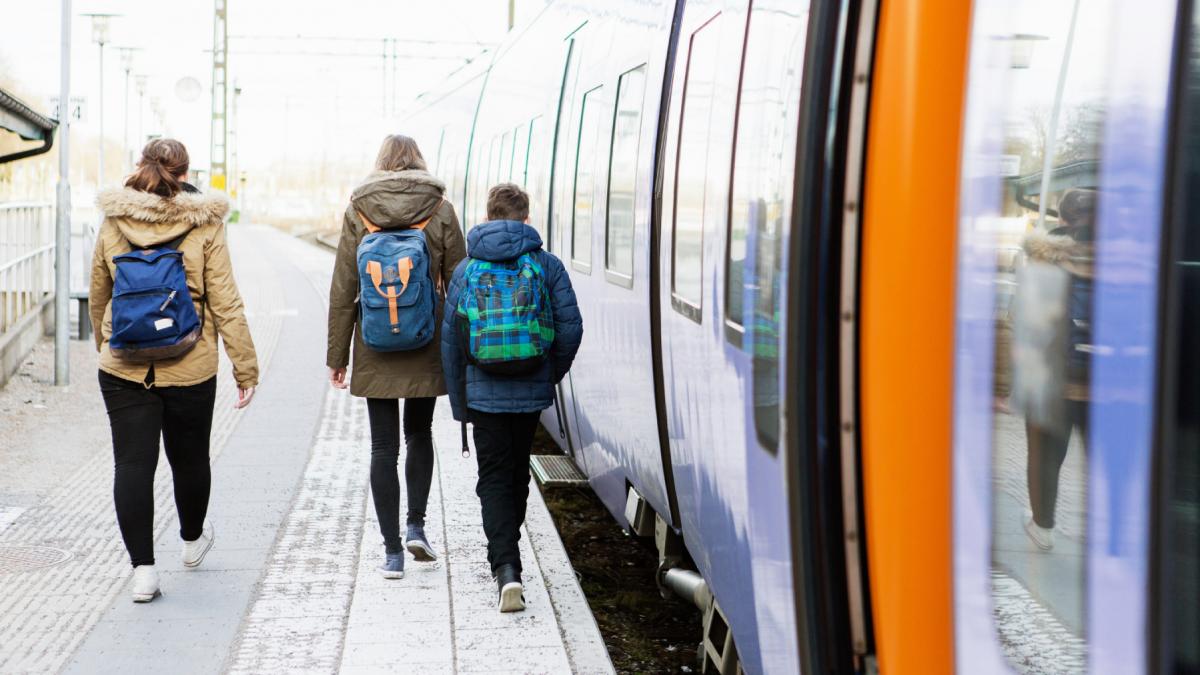 Gratuități și reduceri elevi călătorii tren 2025-2026 - Ultima Stire